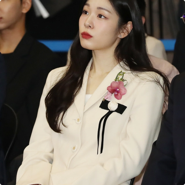CONTENT - 김연아 2023 KB굿잡 개막식 자켓·팬츠 :: WALALAND(왈라랜드)
